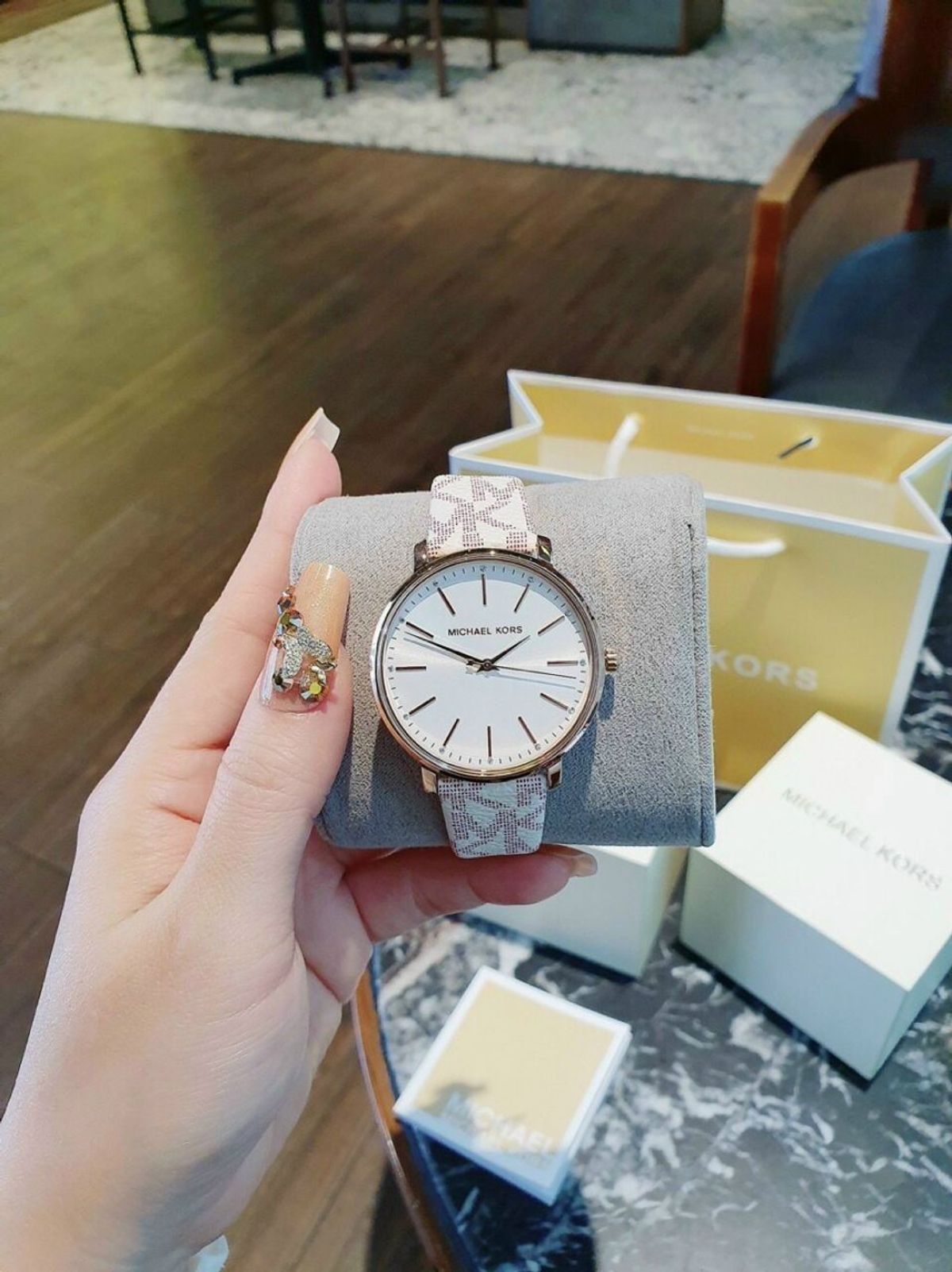 ĐỒNG HỒ MlCHAEL KORS MK2859 DA NỮ giá sỉ, giá bán buôn - Thị Trường Sỉ