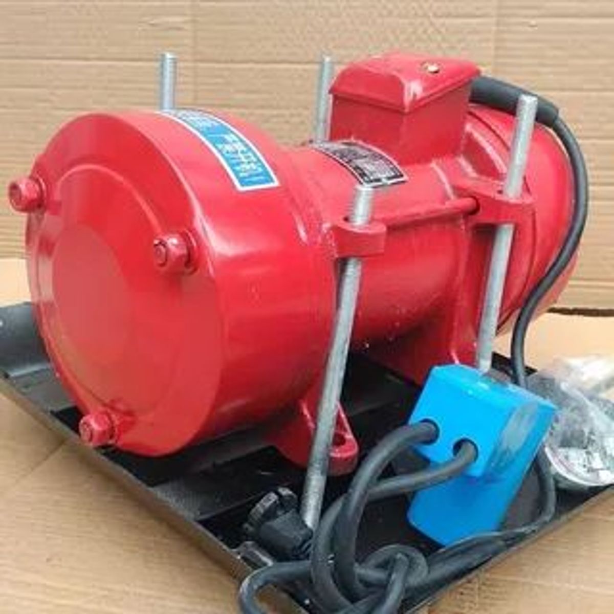 Máy đầm rung bê tông Heng Hu 1.5kw/380v giá sỉ, giá bán buôn - Thị ...