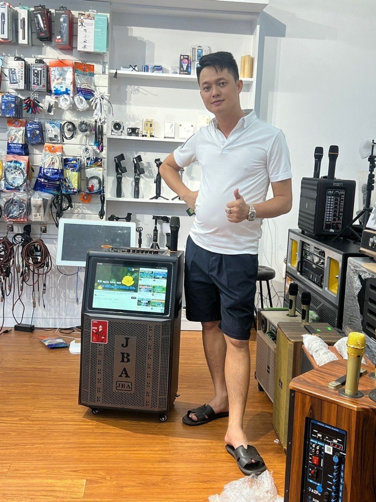 Loa Kéo JBA F70, Loa Hát Karaoke Có Màn Hình Cảm Ứng giá sỉ, giá bán ...