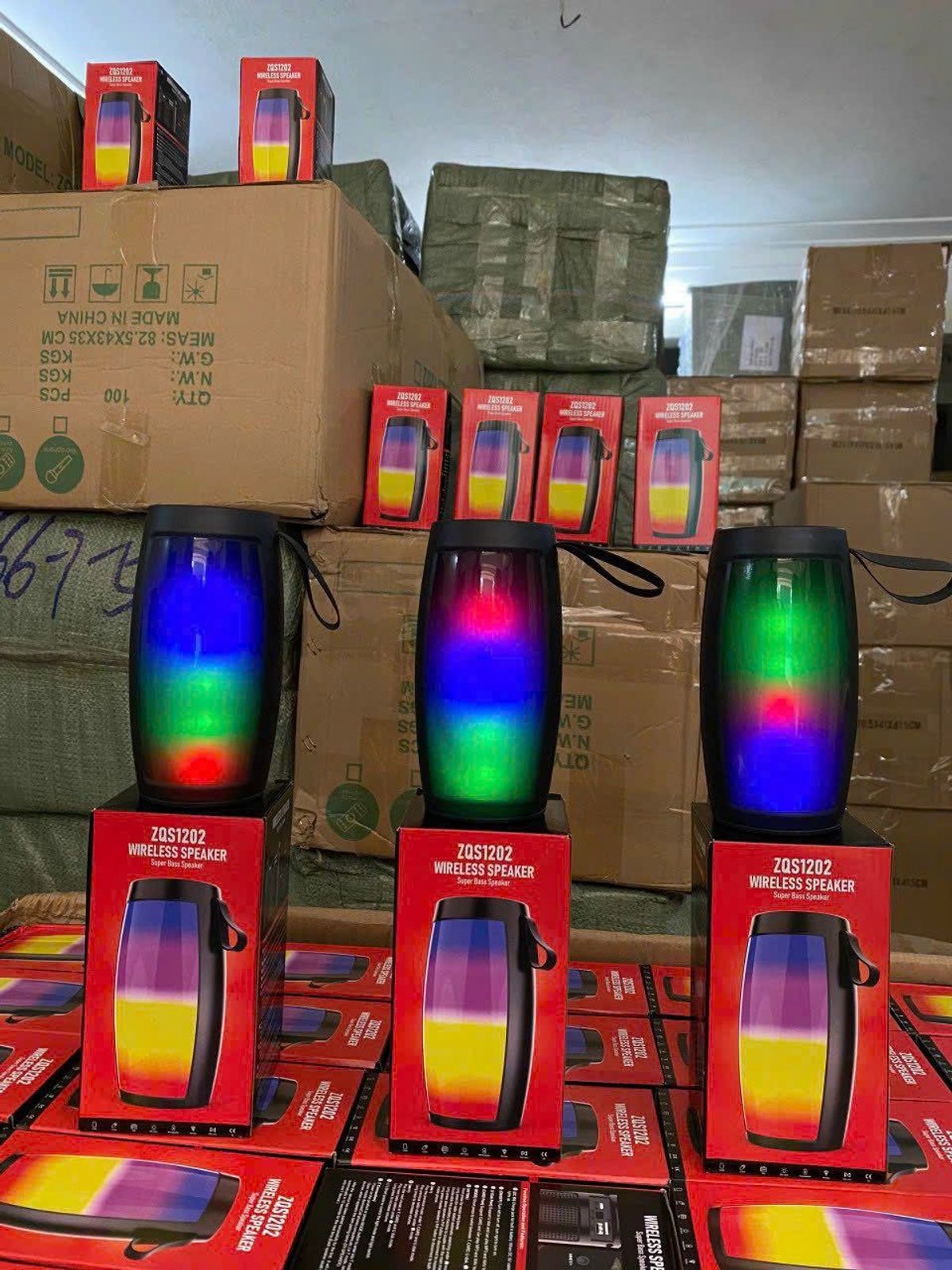 LOA BLUETOOTH ZQS1202 ĐÈN LED NHÁY THEO NHẠC giá sỉ, giá bán buôn - Thị Trường Sỉ