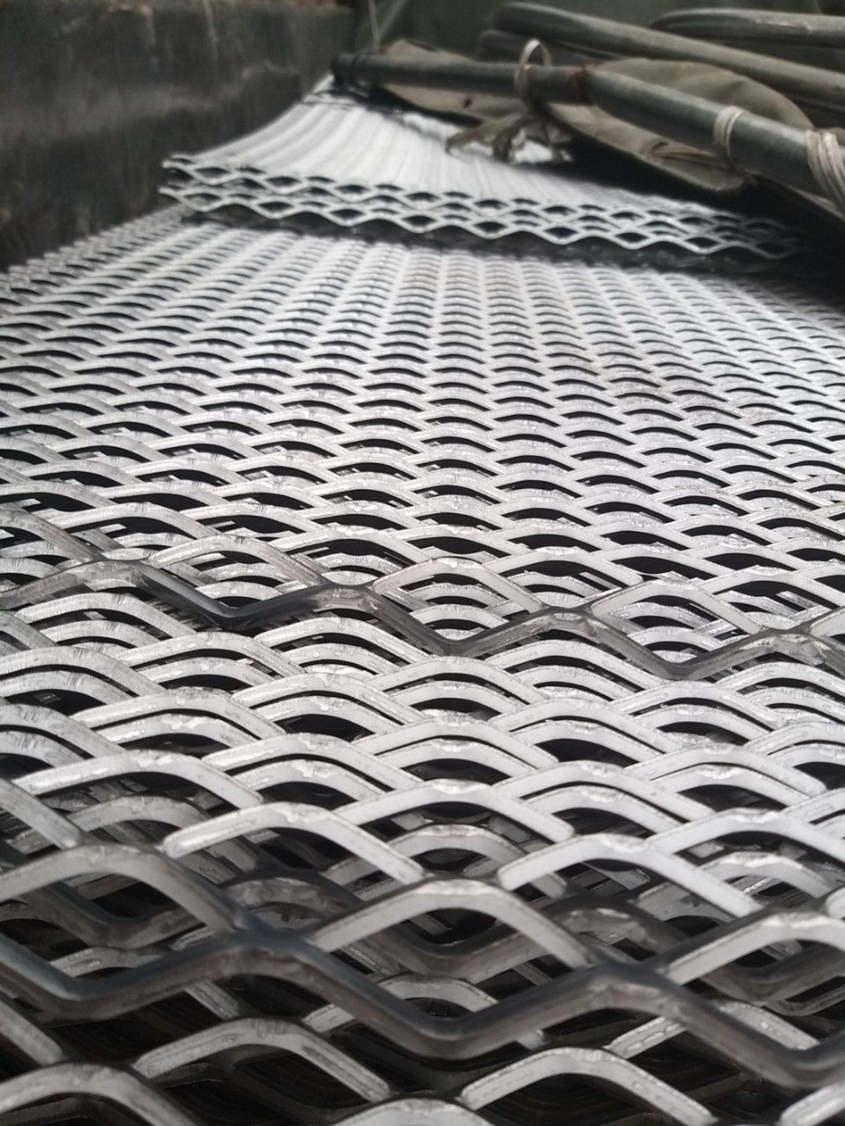 Lưới thép hình thoi 3ly ô 38x76mm giá sỉ, giá bán buôn - Thị Trường Sỉ