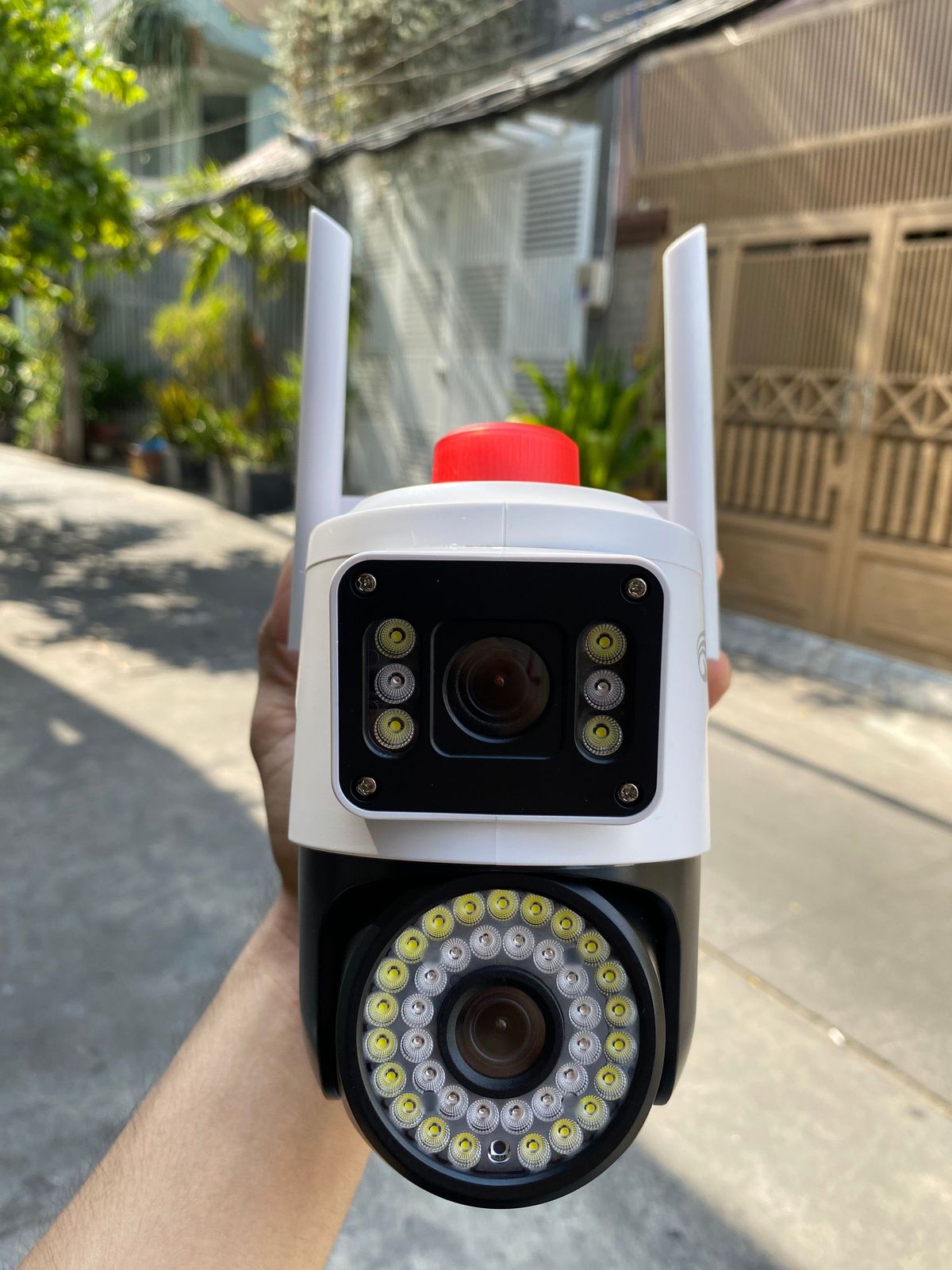 Camera Wifi Yoosee Q42+ Đèn báo động đỏ | 4K | Ngoài trời | 2 ống kính ...