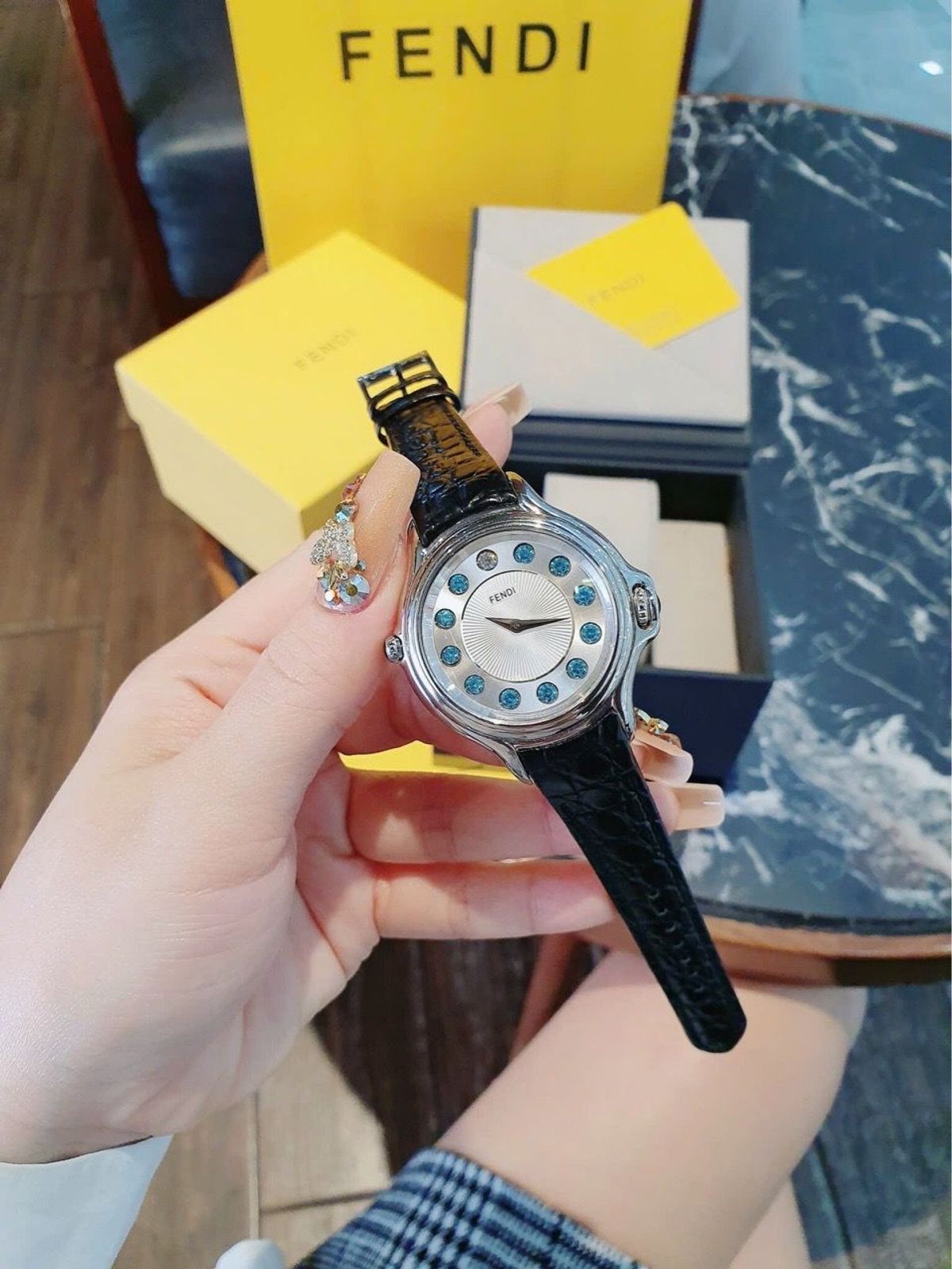 XẢ KHO ĐỒNG HỒ MÁY THUỴ SĨ DÂY DA PHENDI MẶT ĐÁ XOAY FULLBOX TẶNG DÂY ...