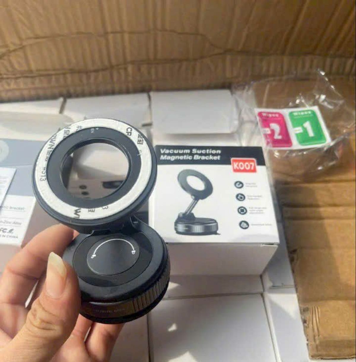 Giá đỡ điện thoại trên xe ô tô K007 - hút nam châm, từ tính chân không giá sỉ, giá bán buôn ...