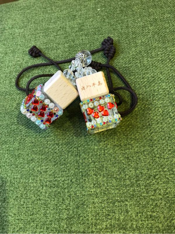 tinh dầu treo NK Dubai - hương thơm lưu giữ 48h giá sỉ, giá bán buôn - Thị Trường Sỉ