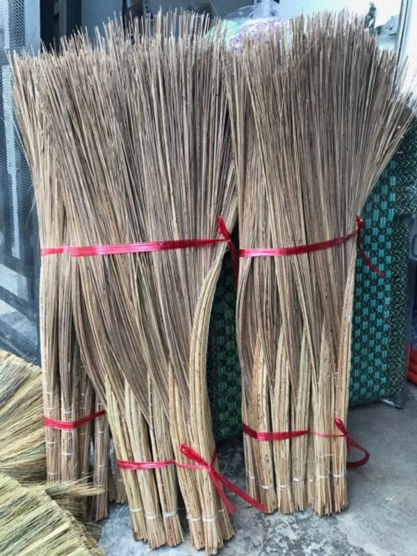 Chổi cọng dừa - chổi chà quét sân giá sỉ, giá bán buôn - Thị Trường Sỉ