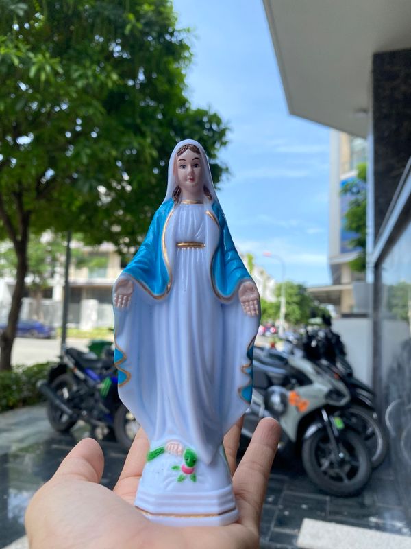 Tượng Đức Mẹ Maria Dang Tay Ban Ơn - Tượng Đức Mẹ Maria Để Taplo Ô Tô ...