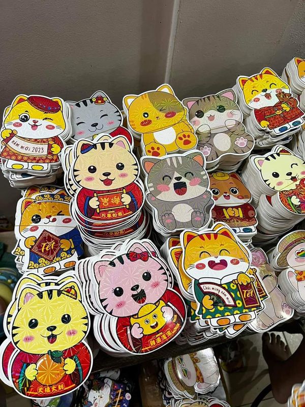 sỉ 100 Lì xì chipi Mèo - Lì xì 2023 có sơn phản quang giá sỉ, giá bán ...