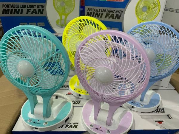Quạt Tích Điện Kiêm Đèn Pin Mini Fan giá sỉ, giá bán buôn - Thị Trường Sỉ