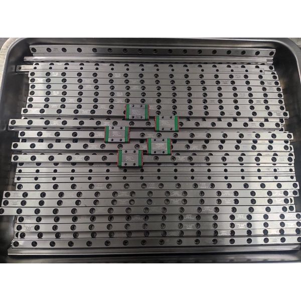 Bộ thanh ray trượt vuông HIWIN dài 1,5 mét phi 15mm (1 thanh ray HGR15 ...