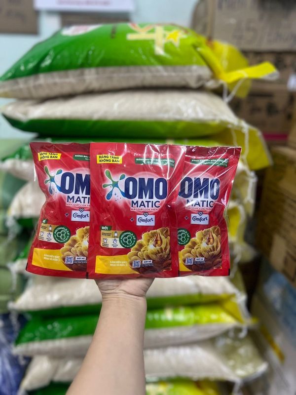 Lốc 3 gói nước giặt omo (1 gói 150g) giá sỉ, giá bán buôn - Thị Trường Sỉ